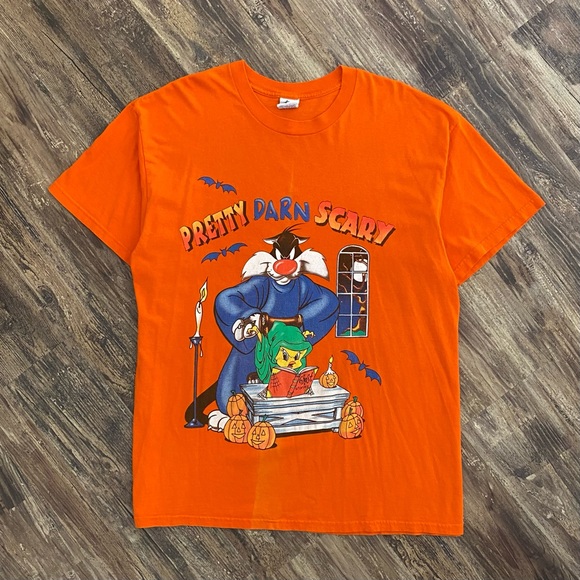 American Vintage | Shirts | Vintage And 998 Looney Tunes Pretty Darn ...